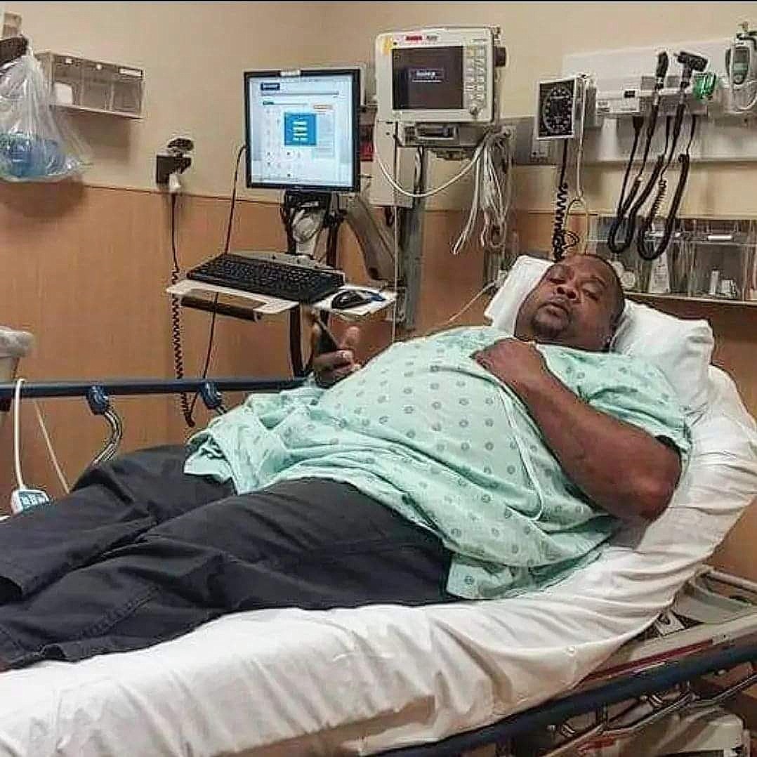 COVER STORY: “CHICAGO PHOTOGRAPHER TURN MODEL” Guthrie Lamont Bonnétt ...